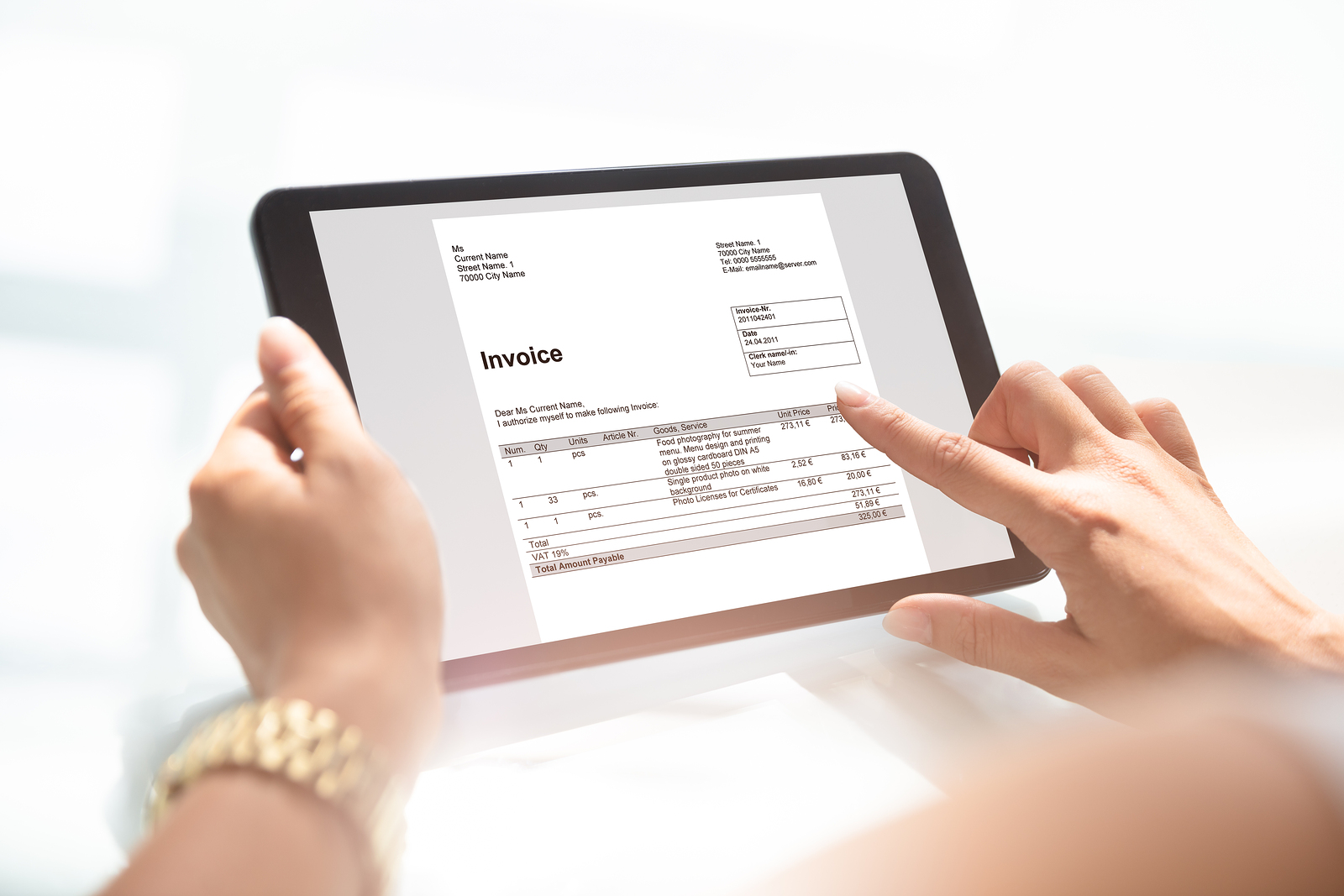 Choosing an Invoicing App for Your Business - B2B Writers International