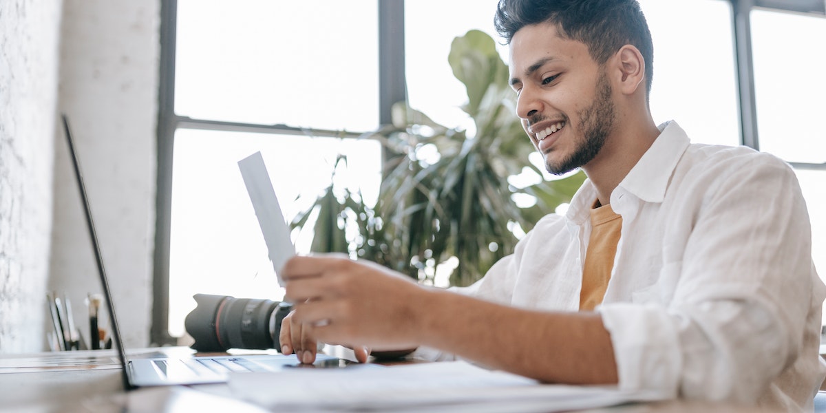 How to Capture and Use Images for Your Next B2B Content Post - B2B ...